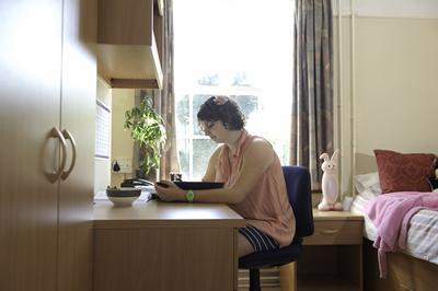 Getting started with research: academic reading | The Learn With US ...