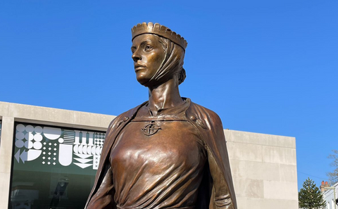 Jewish Woman Statue Winchester