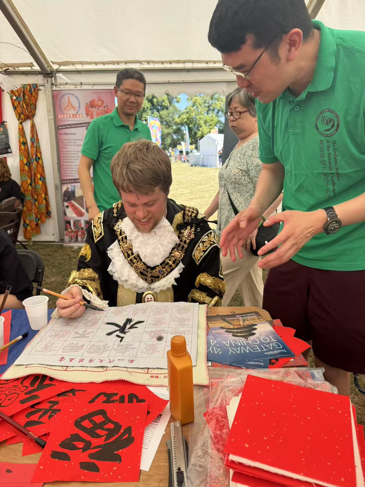 Lord Mayor attends calligraphy workshop at Southampton Mela festival