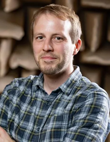 Electro-haptic hearing: Using tactile stimulation to improve speech-in ...